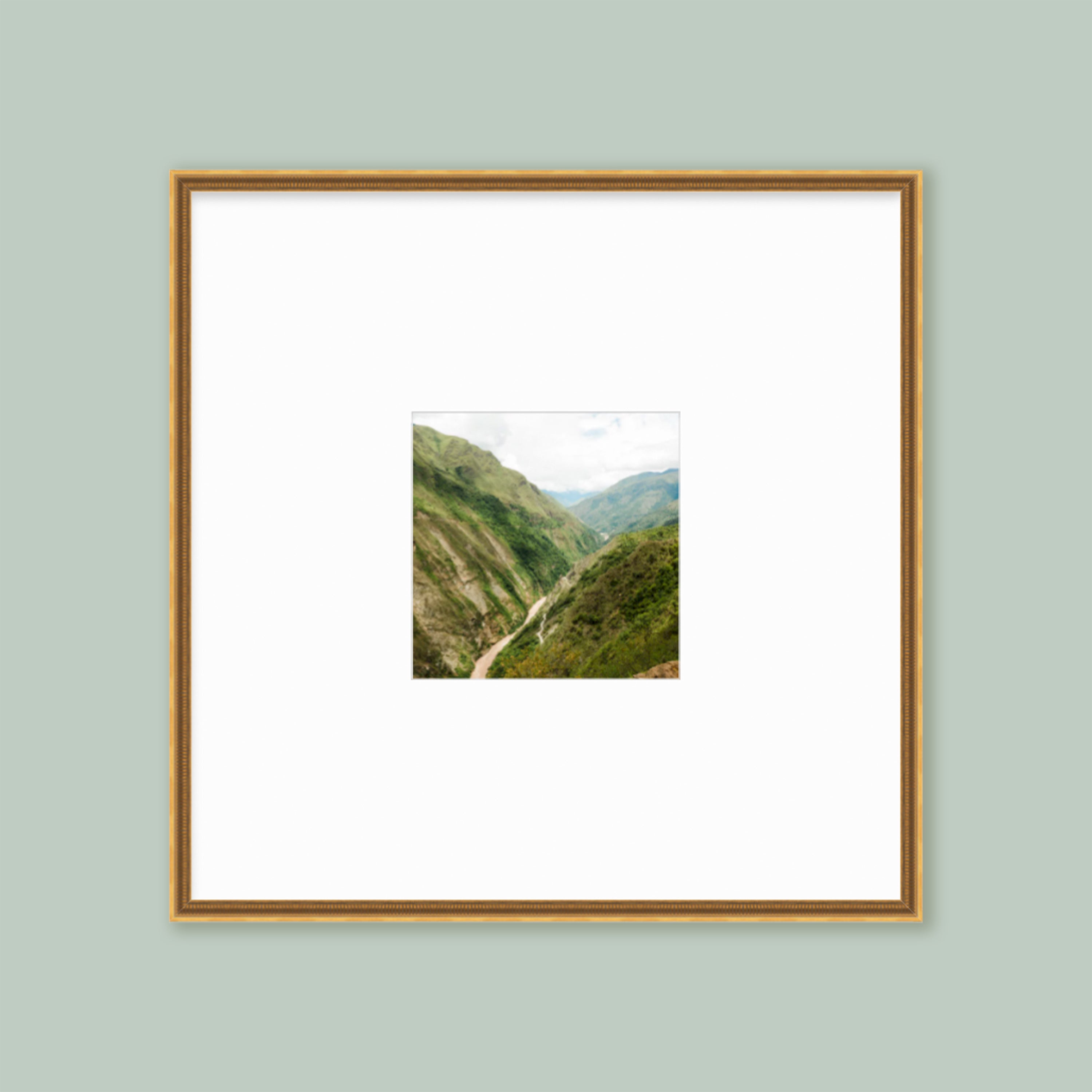 The Oversized Grid: Single Frame – Framebridge
