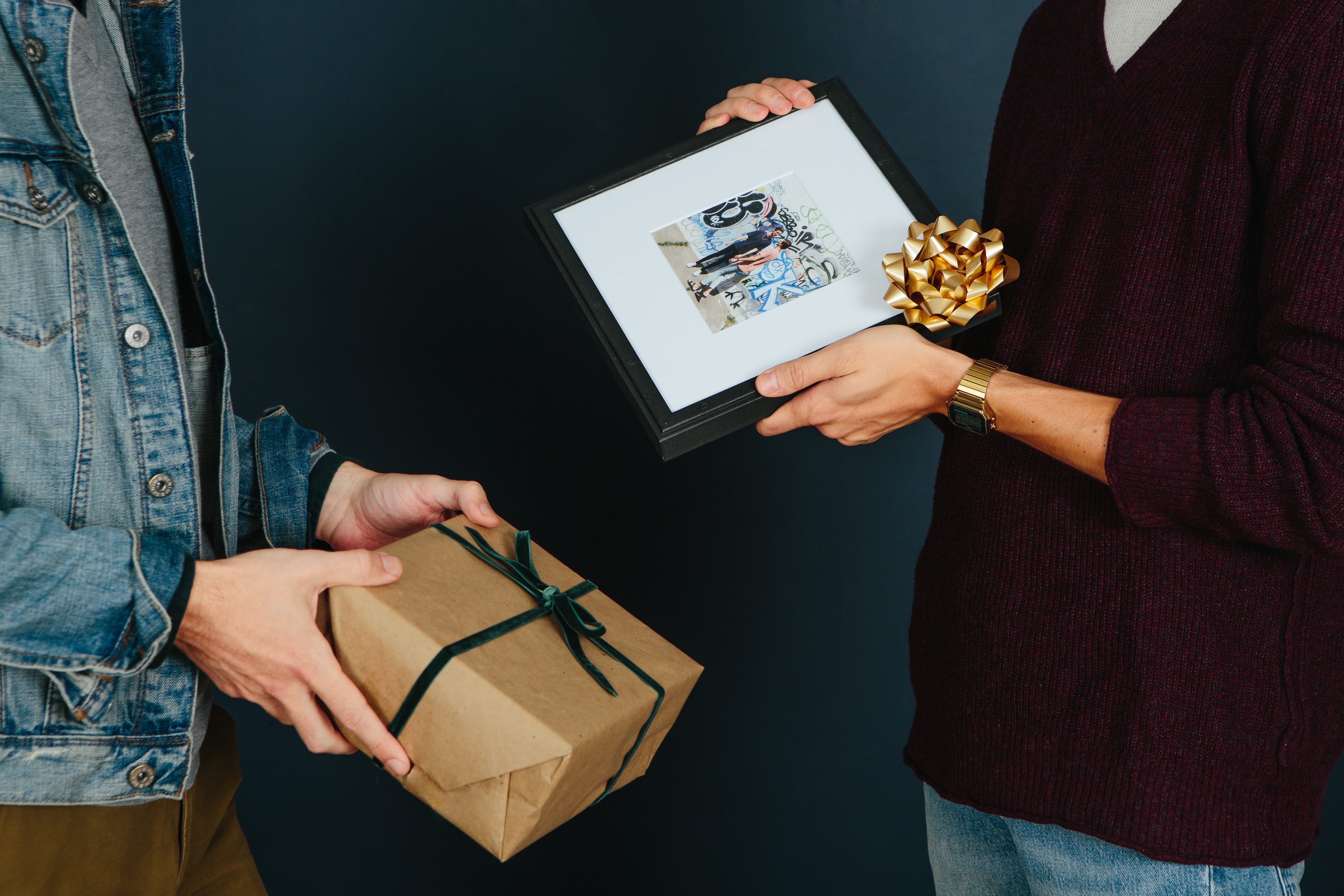 How to Pick the Perfect Photo for a Unique Holiday Gift – Framebridge