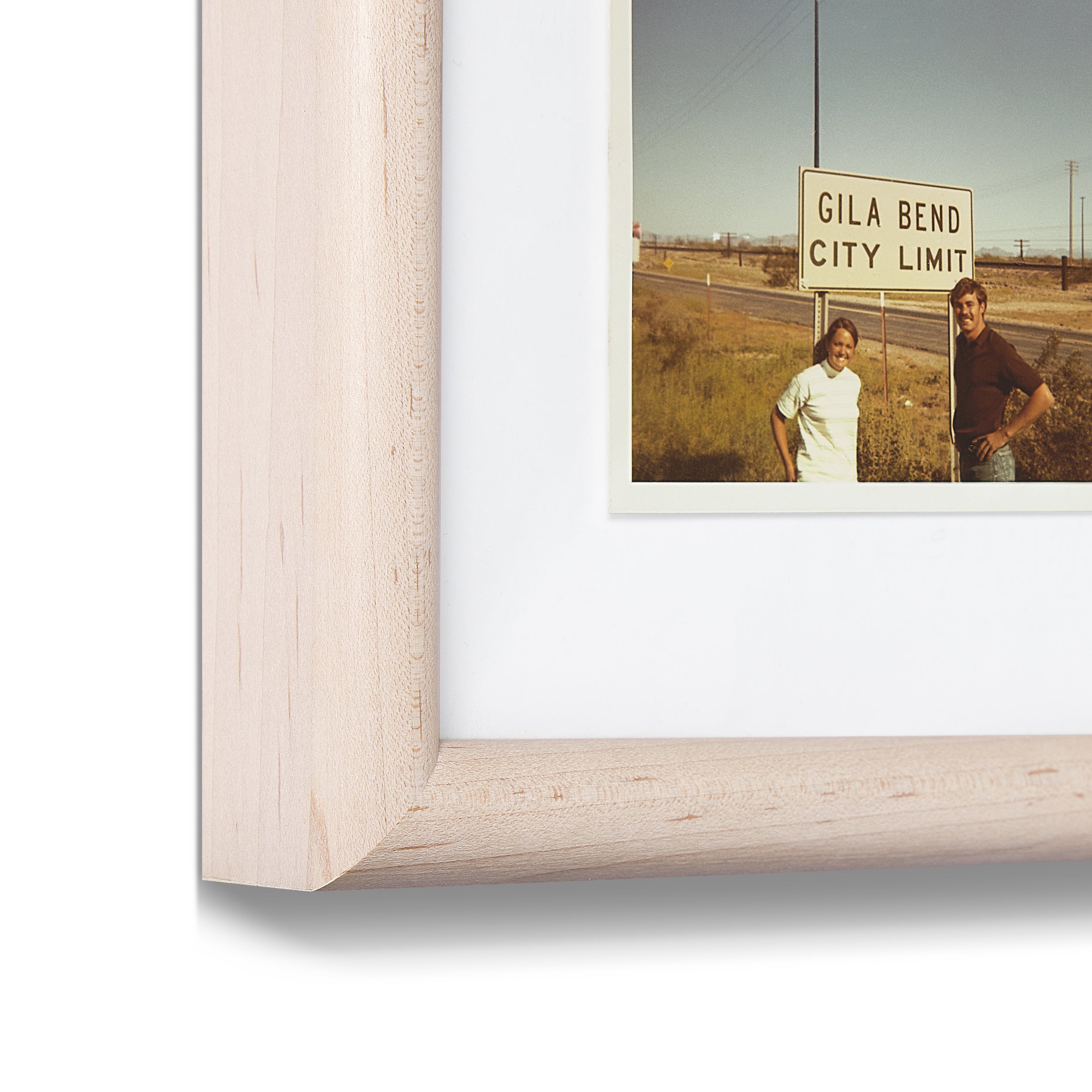 Bleached Maple Round – Framebridge