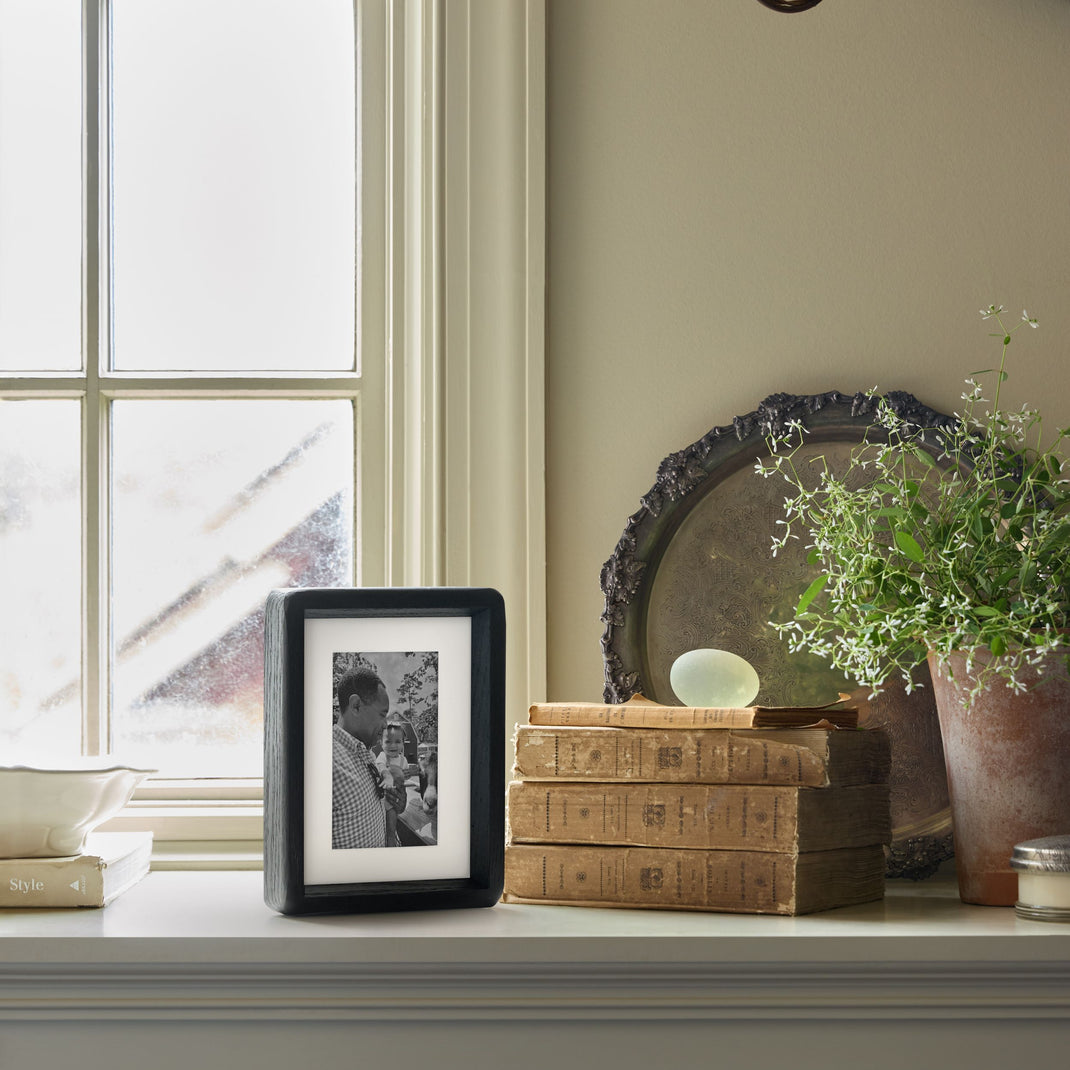 Solid Oak Medium Tabletop Frame – Black – Framebridge